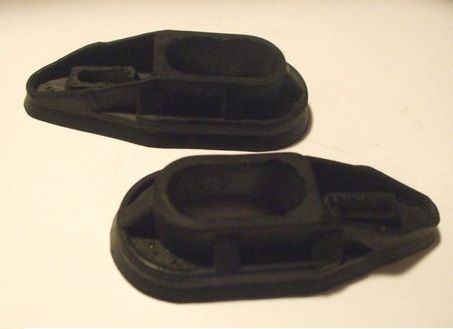 REAR WHEEL CYLINDER GAITERS x2 (Ford Cortina Mk2 Parts) (1966- 70)